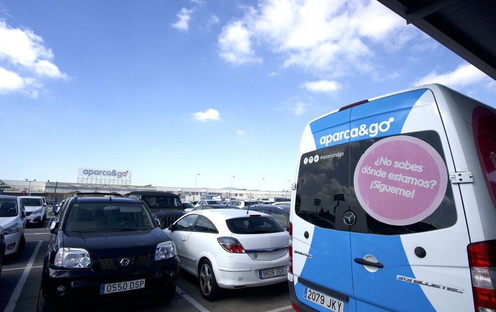 Parkings at Airports and Stations